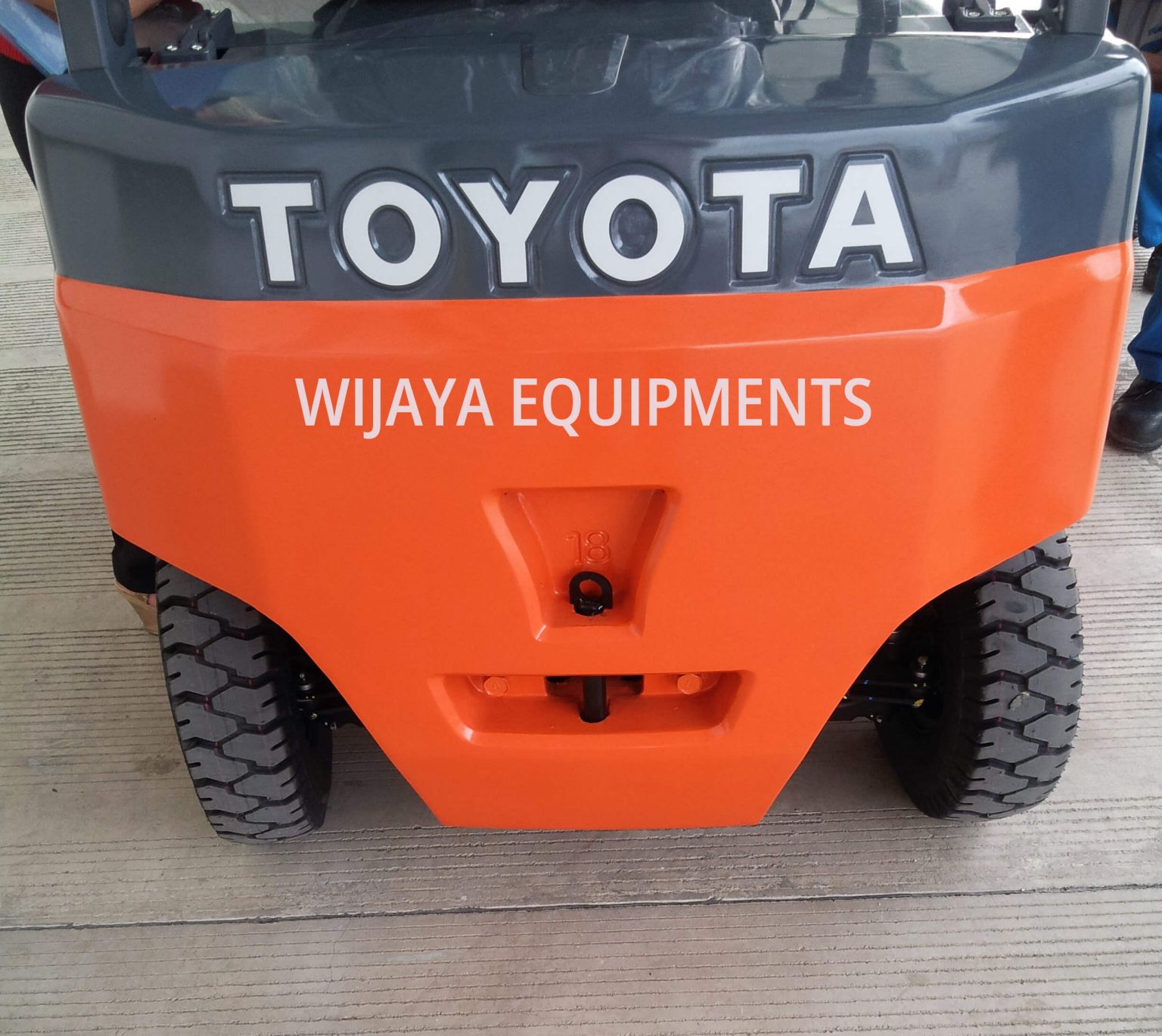 Forklift Toyota 8FBN30 (3 Ton Electric Forklift) - Klik Forklift